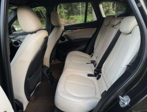 Brown BMW X1 2016 in Utena, with an engine capacity of 2.00 L and mileage of 266 thousand km for 12500 €, photo 28 on AUTOMOTO.COM.LV