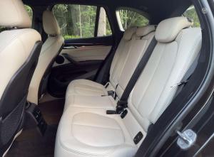 Brown BMW X1 2016 in Utena, with an engine capacity of 2.00 L and mileage of 266 thousand km for 12500 €, photo 29 on AUTOMOTO.COM.LV