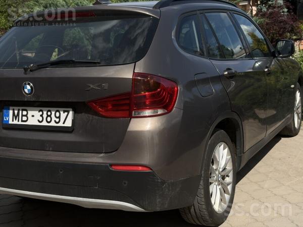 Brown BMW X1 2010 in Daugavpils, with an engine capacity of 2.00 L and mileage of 272 thousand km for 5000 €, photo 3 on AUTOMOTO.COM.LV