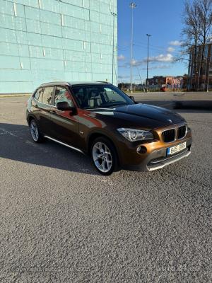 Brūns BMW X1 2009 Tallina, ar dzinēja tilpumu 2.00 L un nobraukumu 223 tūkst. km par 7400 €, foto  vietnē AUTOMOTO.COM.LV