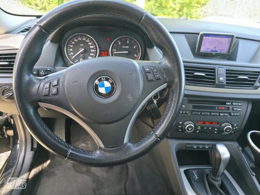 BMW X1 2010 in Radviliskis, with an engine capacity of 2.00 L and mileage of 287 thousand km for 5400 €, photo 12 on AUTOMOTO.COM.LV