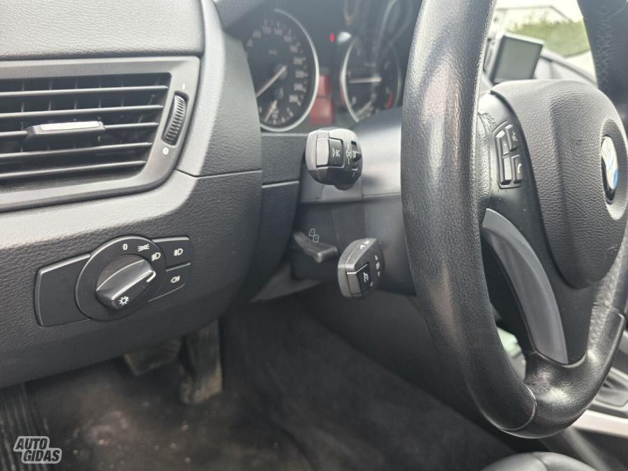 BMW X1 2010 in Radviliskis, with an engine capacity of 2.00 L and mileage of 287 thousand km for 5400 €, photo 25 on AUTOMOTO.COM.LV