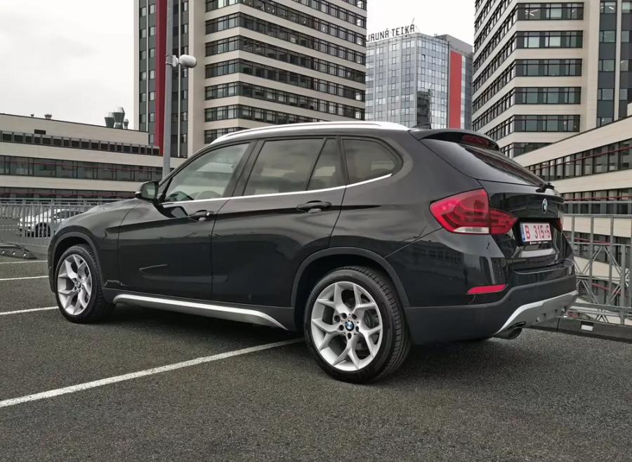 BMW X1 2012 in Riga, with an engine capacity of 2.00 L and mileage of 178 thousand km for 11690 €, photo 3 on AUTOMOTO.COM.LV