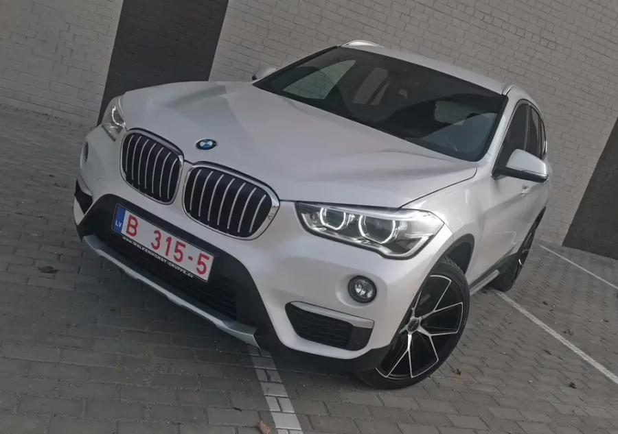 BMW X1 2015 in Riga, with an engine capacity of 2.00 L and mileage of 119 thousand km for 17450 €, photo 1 on AUTOMOTO.COM.LV