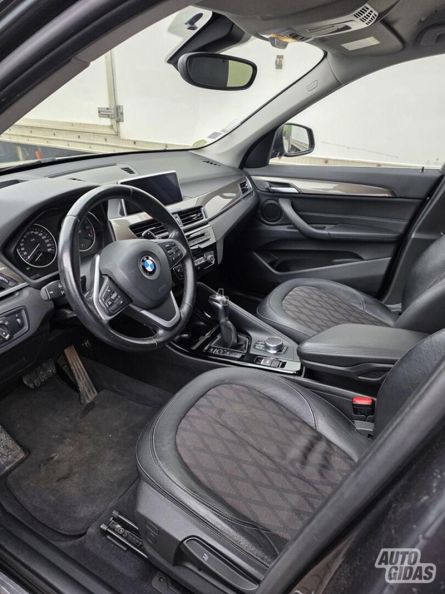 BMW X1 2016 in Taurage, with an engine capacity of 2.00 L and mileage of 196 thousand km for 12999 €, photo 10 on AUTOMOTO.COM.LV