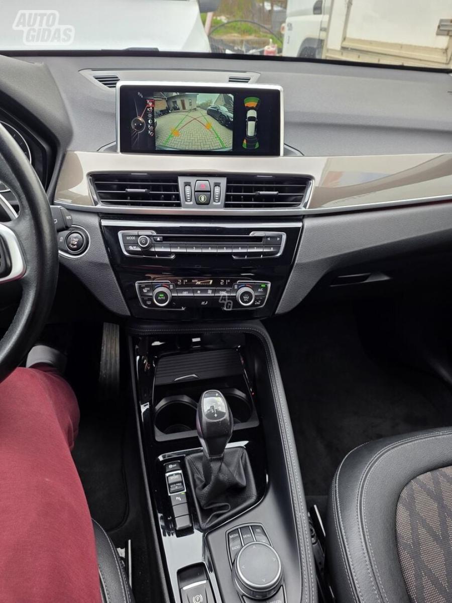 BMW X1 2016 in Taurage, with an engine capacity of 2.00 L and mileage of 196 thousand km for 12999 €, photo 13 on AUTOMOTO.COM.LV