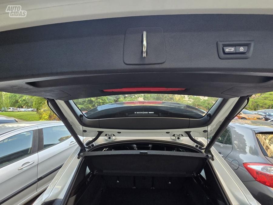 BMW X1 2016 in Kaunas, with an engine capacity of 2.00 L and mileage of 243 thousand km for 15100 €, photo 14 on AUTOMOTO.COM.LV