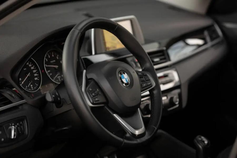 BMW X1 2016 in Jelgava, with an engine capacity of 1.50 L and mileage of 173 thousand km for 11990 €, photo 12 on AUTOMOTO.COM.LV