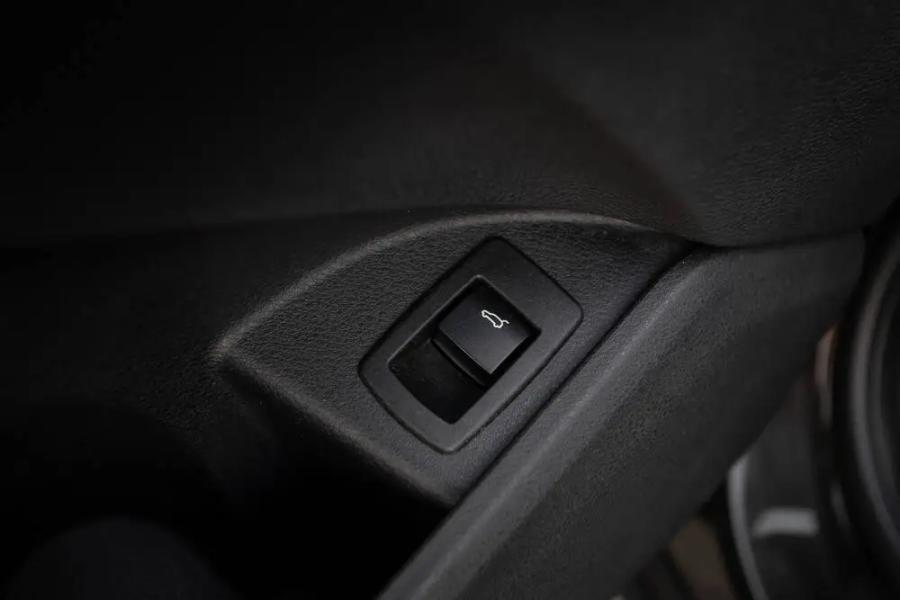 BMW X1 2016 in Jelgava, with an engine capacity of 1.50 L and mileage of 173 thousand km for 11990 €, photo 15 on AUTOMOTO.COM.LV