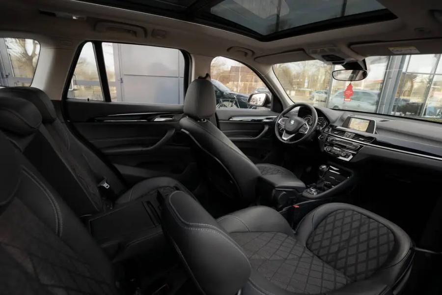 BMW X1 2016 in Jelgava, with an engine capacity of 1.50 L and mileage of 173 thousand km for 11990 €, photo 23 on AUTOMOTO.COM.LV