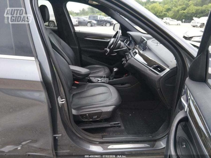 BMW X1 2017 in Telschi, with an engine capacity of 2.00 L and mileage of 190 thousand km for 10300 €, photo 5 on AUTOMOTO.COM.LV