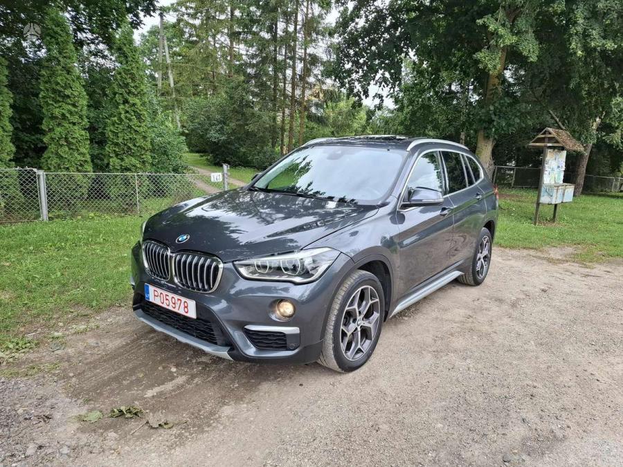BMW X1 2018 in Siauliai, with an engine capacity of 1.50 L and mileage of 131 thousand km for 14300 €, photo 13 on AUTOMOTO.COM.LV