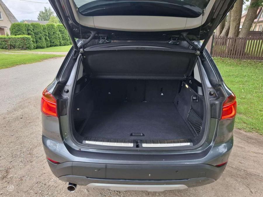 BMW X1 2018 in Siauliai, with an engine capacity of 1.50 L and mileage of 131 thousand km for 14300 €, photo 19 on AUTOMOTO.COM.LV