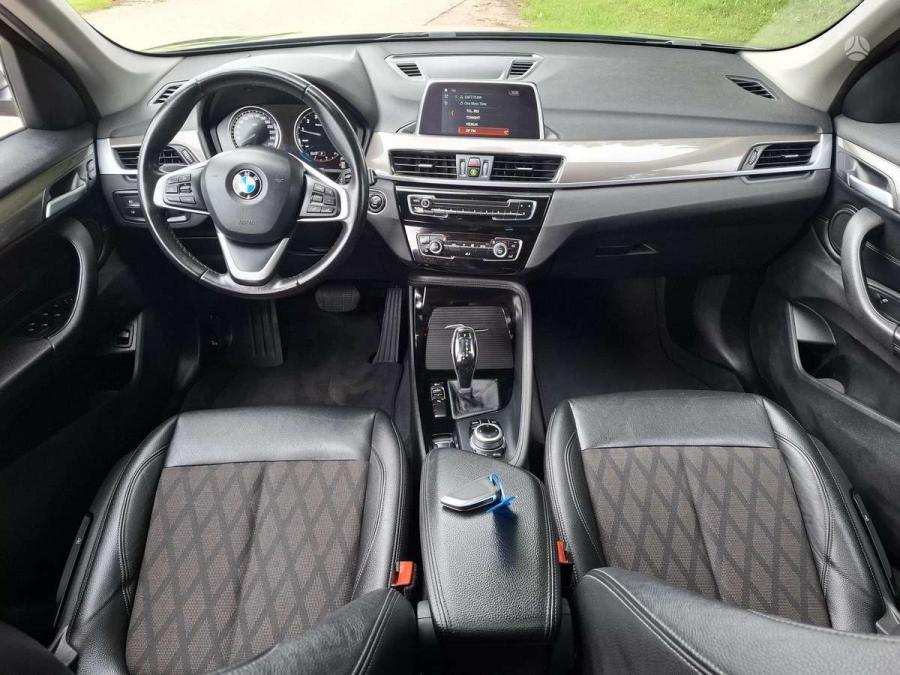 BMW X1 2018 in Siauliai, with an engine capacity of 1.50 L and mileage of 131 thousand km for 14300 €, photo 23 on AUTOMOTO.COM.LV