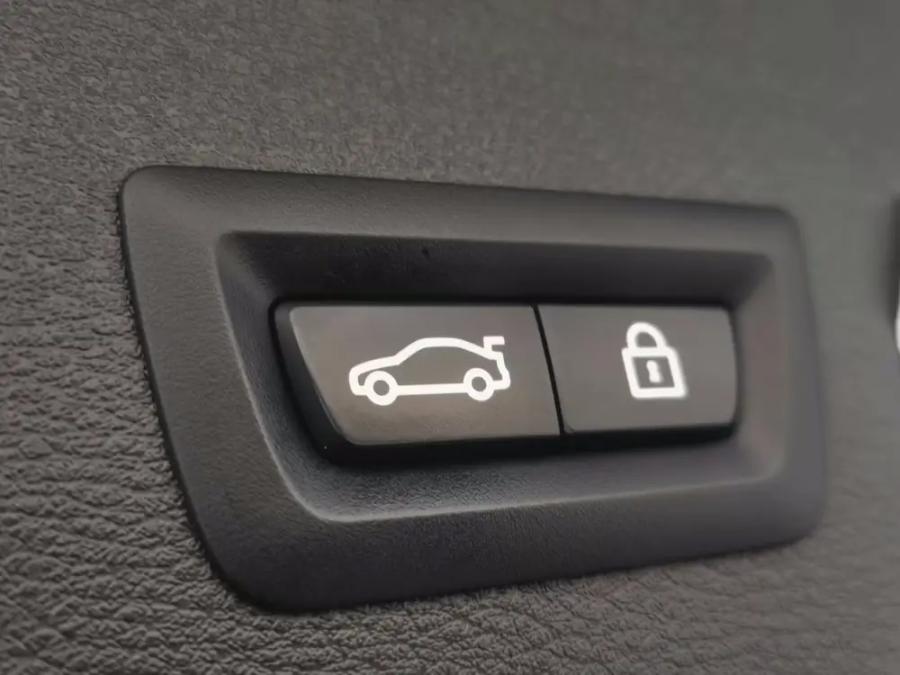BMW X1 2019 in Riga, with an engine capacity of 2.00 L and mileage of 128 thousand km for 20990 €, photo 21 on AUTOMOTO.COM.LV