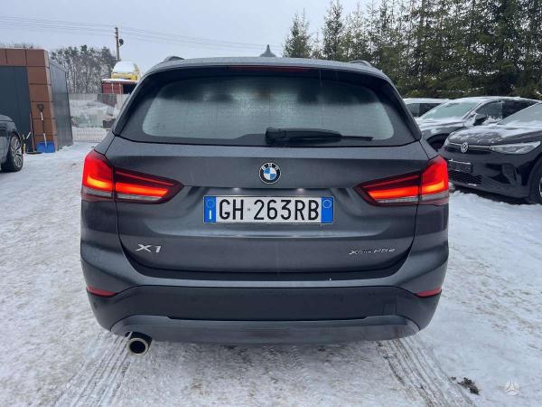BMW X1 2022 in Kaunas, with an engine capacity of 1.50 L and mileage of 143 thousand km for 10950 €, photo 4 on AUTOMOTO.COM.LV