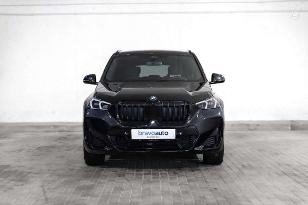 BMW X1 2022 in Vilnius, with an engine capacity of 1.50 L and mileage of 69 thousand km for 35883 €, photo 2 on AUTOMOTO.COM.LV