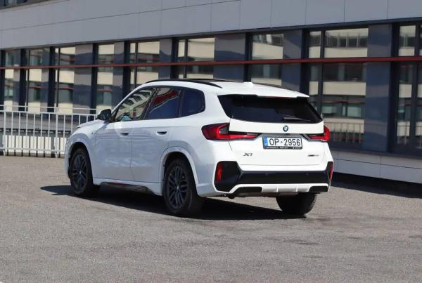 BMW X1 2022 Rīga, ar dzinēja tilpumu 2.00 L un nobraukumu 57 tūkst. km par 34980 €, foto 4 vietnē AUTOMOTO.COM.LV