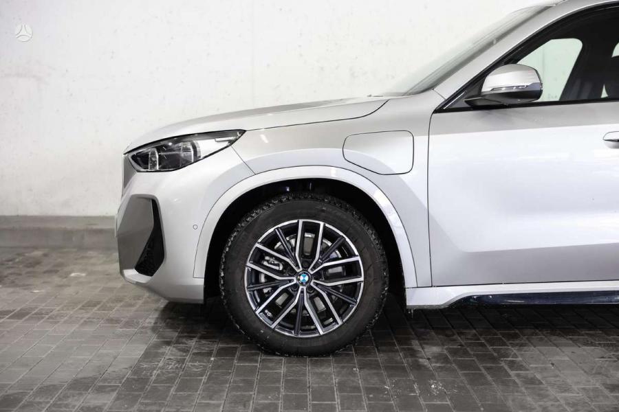 BMW X1 2025 in Vilnius, with an engine capacity of 1.50 L and mileage of 5 thousand km for 52691 €, photo 5 on AUTOMOTO.COM.LV