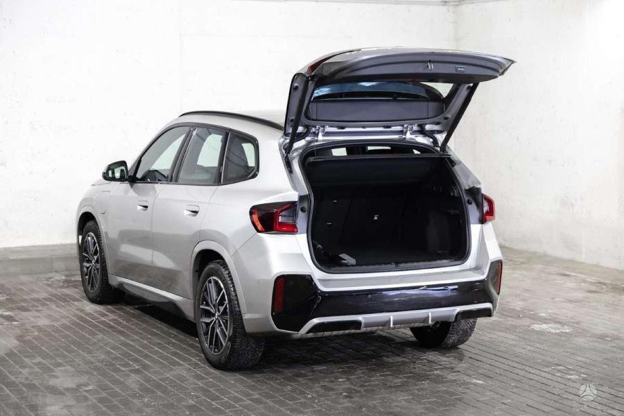 BMW X1 2025 in Vilnius, with an engine capacity of 1.50 L and mileage of 5 thousand km for 52691 €, photo 28 on AUTOMOTO.COM.LV
