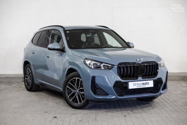 Green BMW X1 2023 in Vilnius, with an engine capacity of 1.50 L and mileage of 94 thousand km for 32991 €, photo 3 on AUTOMOTO.COM.LV
