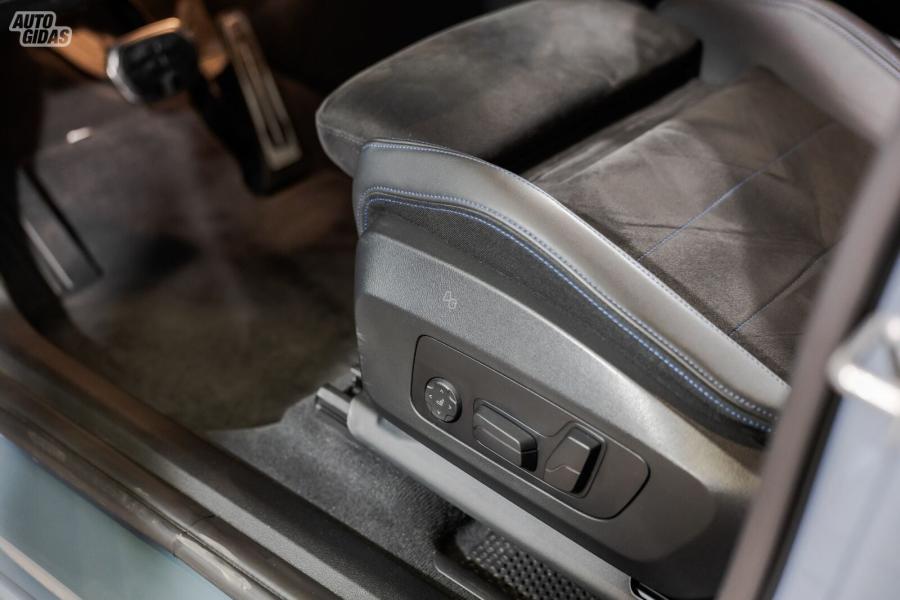 Green BMW X1 2023 in Vilnius, with an engine capacity of 1.50 L and mileage of 94 thousand km for 32991 €, photo 30 on AUTOMOTO.COM.LV