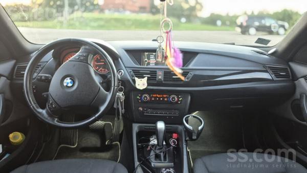 Grey BMW X1 2009 in Jekabpils, with an engine capacity of 2.00 L and mileage of 279 thousand km for 7100 €, photo 8 on AUTOMOTO.COM.LV