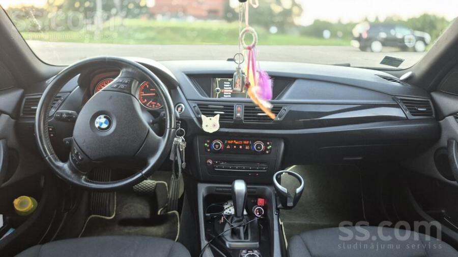 Grey BMW X1 2009 in Jekabpils, with an engine capacity of 2.00 L and mileage of 279 thousand km for 7100 €, photo 8 on AUTOMOTO.COM.LV