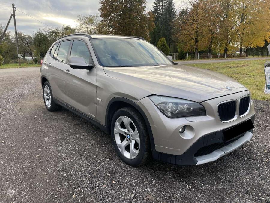 Pelēks BMW X1 2010 Ukmergė, ar dzinēja tilpumu 2.00 L un nobraukumu 242 tūkst. km par 4100 €, foto 3 vietnē AUTOMOTO.COM.LV