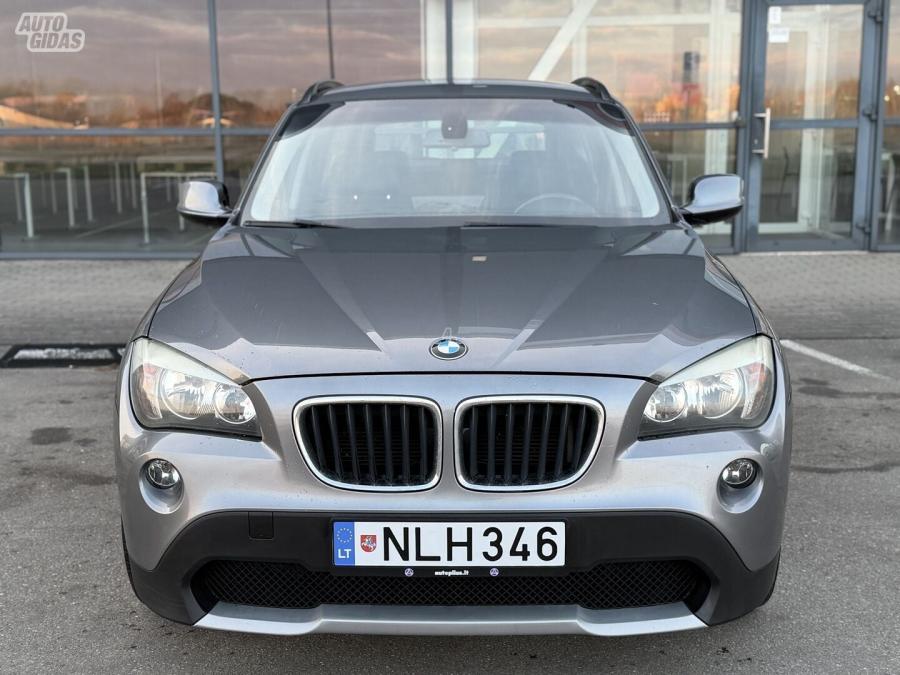 Pelēks BMW X1 2010 Panevēža, ar dzinēja tilpumu 2.00 L un nobraukumu 291 tūkst. km par 4800 €, foto 3 vietnē AUTOMOTO.COM.LV