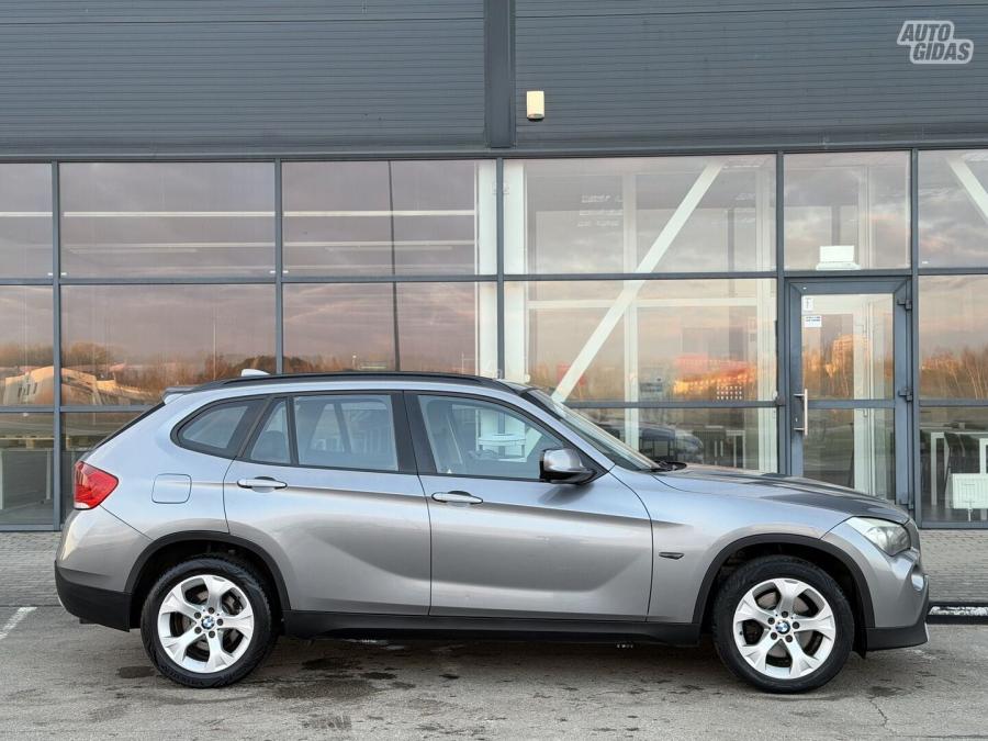 Pelēks BMW X1 2010 Panevēža, ar dzinēja tilpumu 2.00 L un nobraukumu 291 tūkst. km par 4800 €, foto 6 vietnē AUTOMOTO.COM.LV