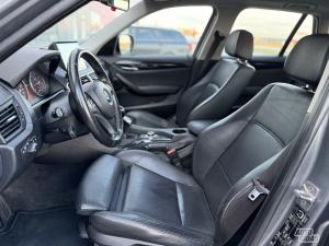Pelēks BMW X1 2010 Panevēža, ar dzinēja tilpumu 2.00 L un nobraukumu 291 tūkst. km par 4800 €, foto 13 vietnē AUTOMOTO.COM.LV