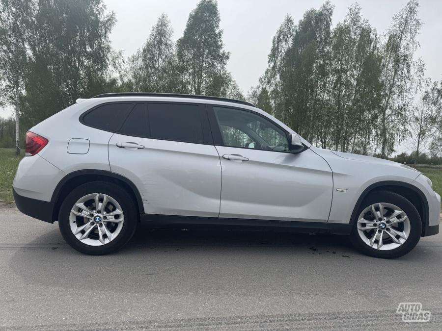 Pelēks BMW X1 2010 Mažeikiai, ar dzinēja tilpumu 2.00 L un nobraukumu 306 tūkst. km par 5500 €, foto 5 vietnē AUTOMOTO.COM.LV