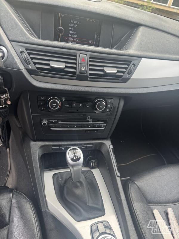 Grey BMW X1 2010 in Mazeikiai, with an engine capacity of 2.00 L and mileage of 306 thousand km for 5500 €, photo 8 on AUTOMOTO.COM.LV