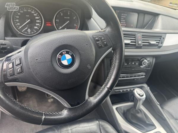 Grey BMW X1 2010 in Mazeikiai, with an engine capacity of 2.00 L and mileage of 306 thousand km for 5500 €, photo 9 on AUTOMOTO.COM.LV