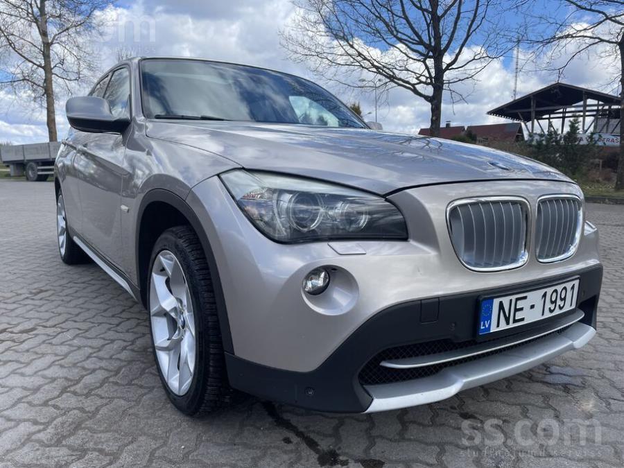 Pelēks BMW X1 2010 Valmiera, ar dzinēja tilpumu 2.00 L un nobraukumu 356 tūkst. km par 7800 €, foto 1 vietnē AUTOMOTO.COM.LV