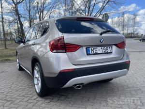 Pelēks BMW X1 2010 Valmiera, ar dzinēja tilpumu 2.00 L un nobraukumu 356 tūkst. km par 7800 €, foto 6 vietnē AUTOMOTO.COM.LV