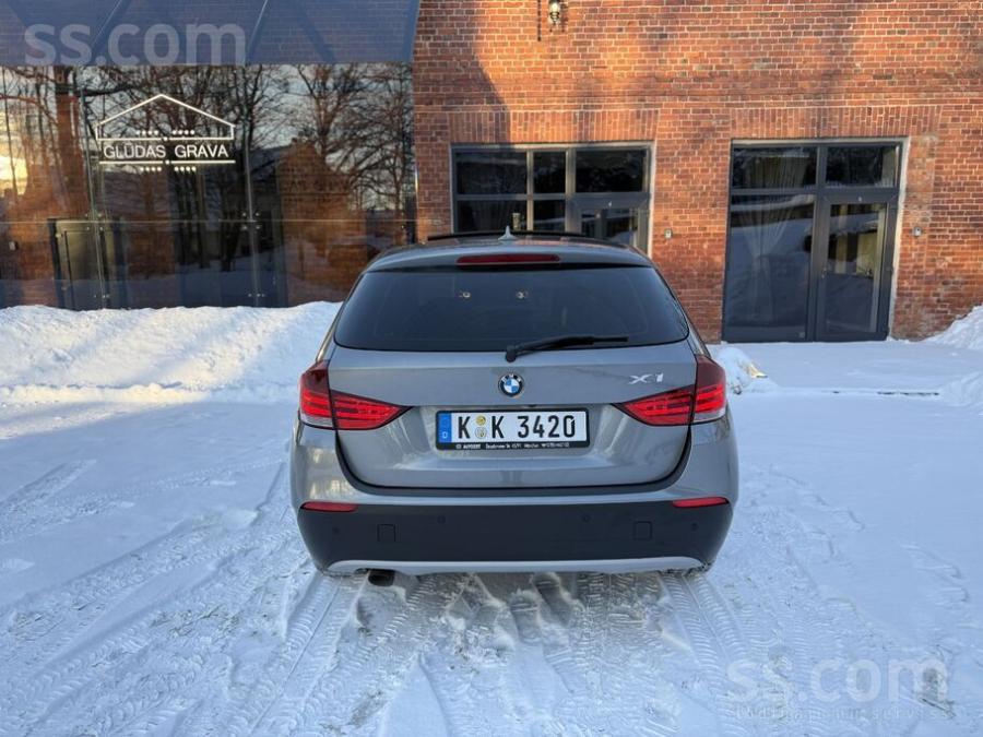 Серый БМВ Х1 2010 в Цесис, объемом двигателя 2.00 л и пробегом 270 тыс. км за 7950 €, фото 6 на AUTOMOTO.COM.LV