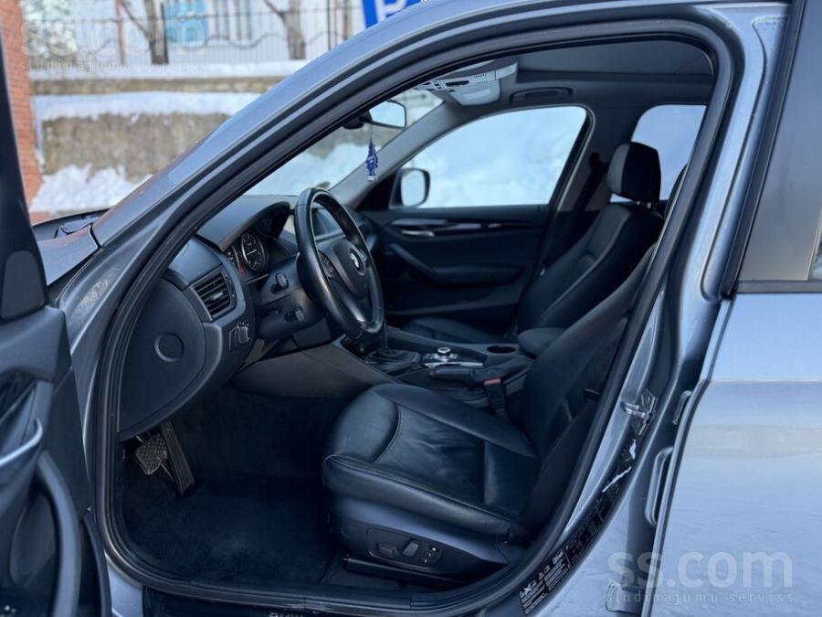 Серый БМВ Х1 2010 в Цесис, объемом двигателя 2.00 л и пробегом 270 тыс. км за 7950 €, фото 9 на AUTOMOTO.COM.LV