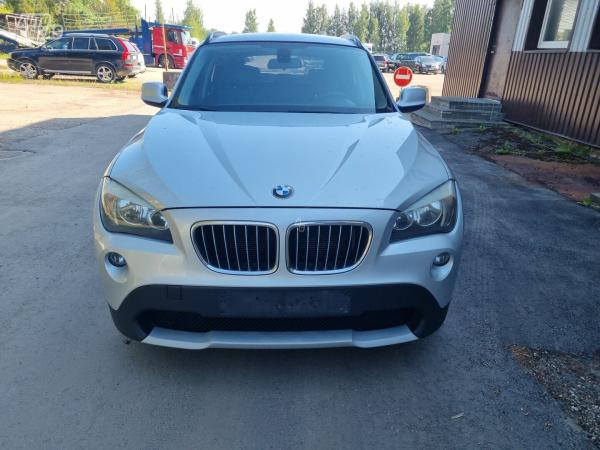 Grey BMW X1 2010 in Pakruojis, with an engine capacity of 2.00 L and mileage of 263 thousand km for 4900 €, photo 3 on AUTOMOTO.COM.LV