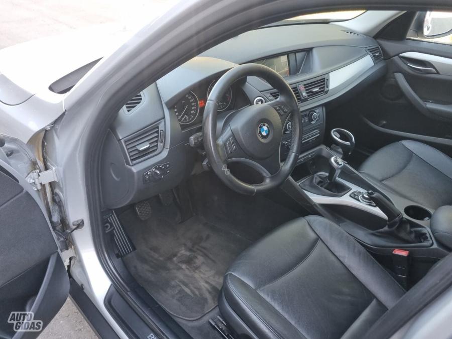 Pelēks BMW X1 2010 Pakruojis, ar dzinēja tilpumu 2.00 L un nobraukumu 263 tūkst. km par 4900 €, foto 11 vietnē AUTOMOTO.COM.LV