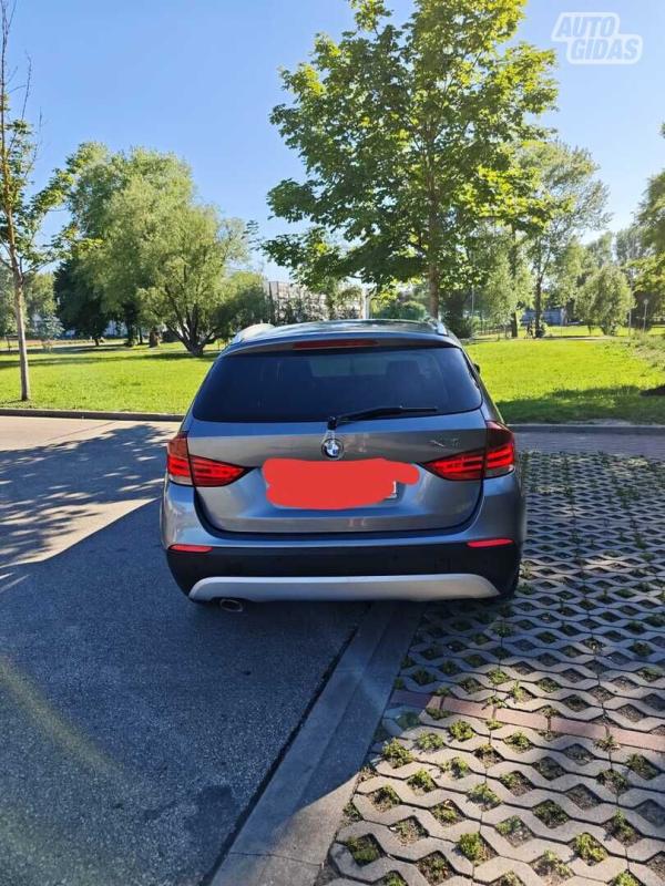 БМВ Х1 2010 в Клайпеда на AUTOMOTO.COM.LV Серый БМВ Х1 2010 в Клайпеда, объемом двигателя 2.20 л и пробегом 207 тыс. км за 6900 €, фото 3 на AUTOMOTO.COM.LV