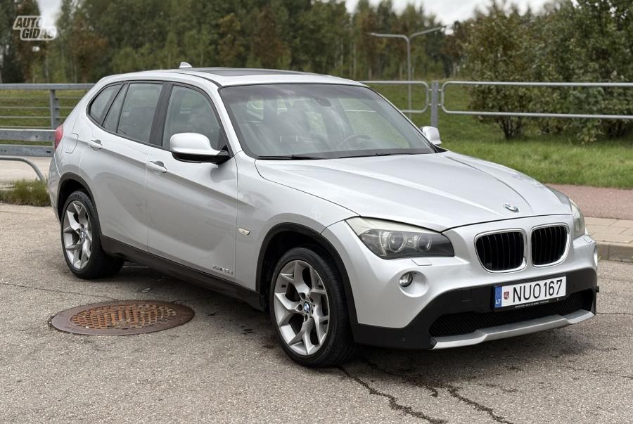 Pelēks BMW X1 2010 Viļņa, ar dzinēja tilpumu 2.00 L un nobraukumu 300 tūkst. km par 6500 €, foto 3 vietnē AUTOMOTO.COM.LV
