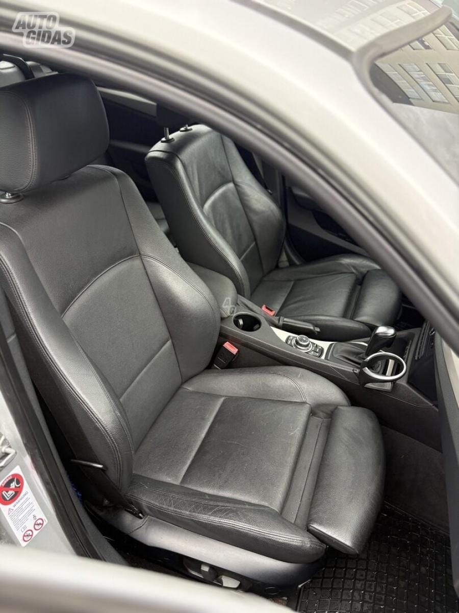 Pelēks BMW X1 2010 Viļņa, ar dzinēja tilpumu 2.00 L un nobraukumu 300 tūkst. km par 6500 €, foto 17 vietnē AUTOMOTO.COM.LV