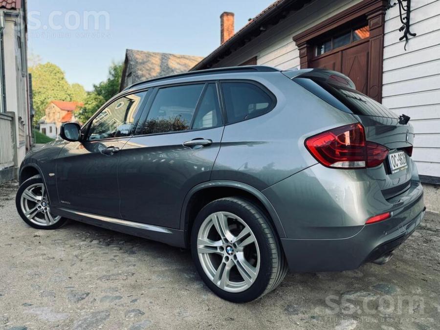 Grey BMW X1 2011 in Cesis, with an engine capacity of 2.00 L and mileage of 0 thousand km for 7850 €, photo 8 on AUTOMOTO.COM.LV