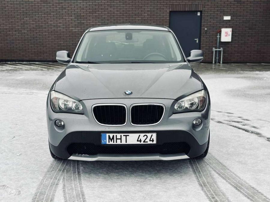 Pelēks BMW X1 2011 Viļņa, ar dzinēja tilpumu 2.00 L un nobraukumu 310 tūkst. km par 6000 €, foto 3 vietnē AUTOMOTO.COM.LV