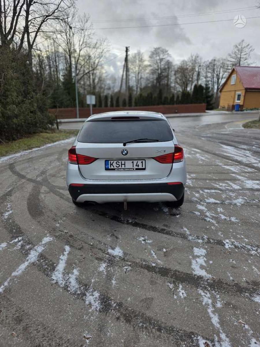 Pelēks BMW X1 2011 Marijampole, ar dzinēja tilpumu 1.97 L un nobraukumu 442 tūkst. km par 4350 €, foto 5 vietnē AUTOMOTO.COM.LV