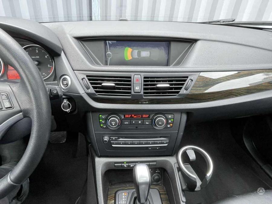 Grey BMW X1 2011 in Vilnius, with an engine capacity of 2.00 L and mileage of 297 thousand km for 6500 €, photo 9 on AUTOMOTO.COM.LV