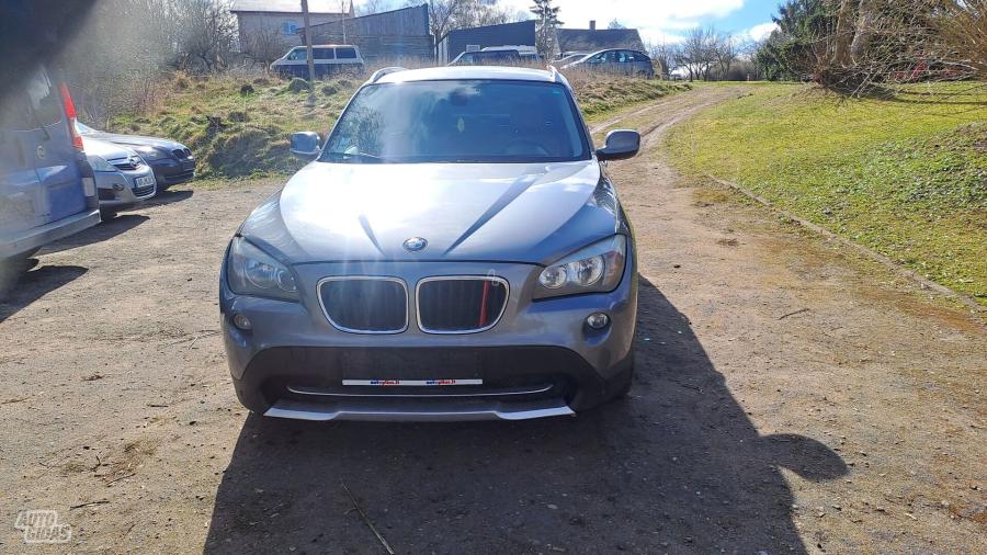 Grey BMW X1 2011 in Vilnius, with an engine capacity of 2.00 L and mileage of 281 thousand km for 5950 €, photo 1 on AUTOMOTO.COM.LV