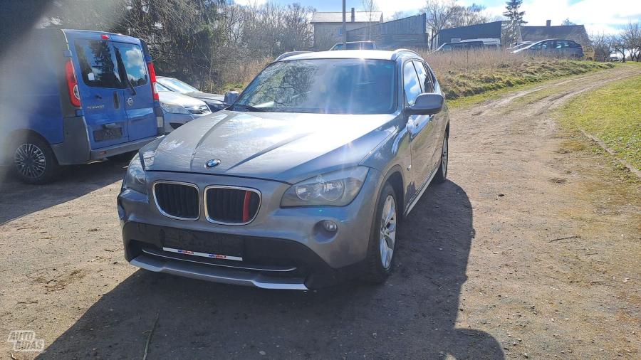 Grey BMW X1 2011 in Vilnius, with an engine capacity of 2.00 L and mileage of 281 thousand km for 5950 €, photo 5 on AUTOMOTO.COM.LV